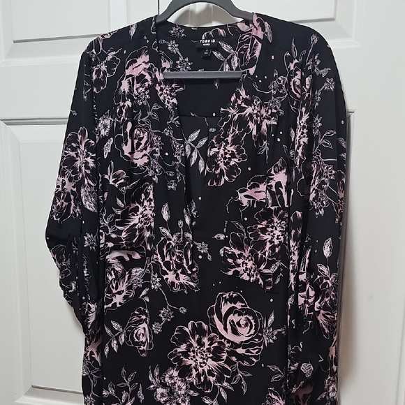 torrid | Tops | Torrid Harper Black And Pink Floral Top | Poshmark
